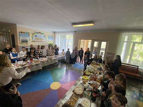 Блог вчителя початкових класів Руссу Ніни Соловеївни Благодійнна Ярмарка у школі