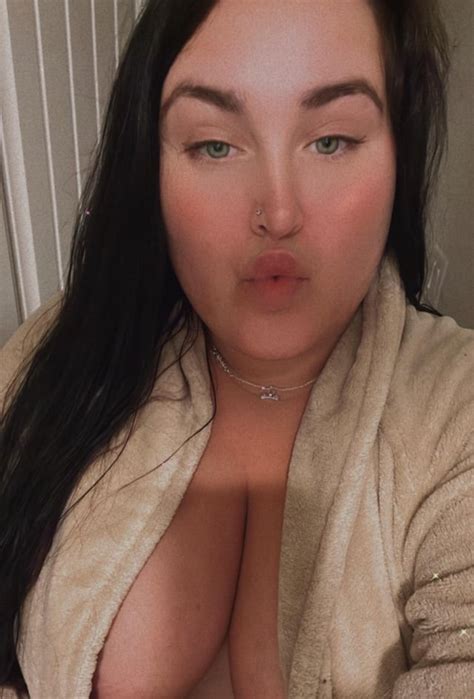 Busty Gamer Girl💋 R Saggytit