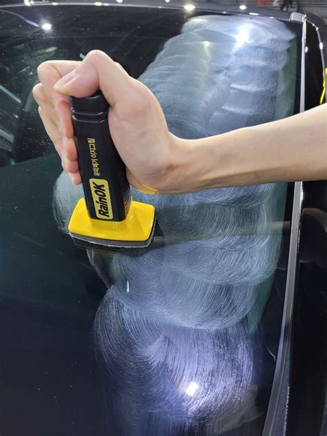 자동차 앞유리 유막제거와 발수코팅 하는법 불스원 유막제거제 레인ok 이지그립 유막제거 부위 발수코팅 방법 네이버 블로그 자동차 앞유리 유막제거와 발수코팅 하는법 불스원 유막제거제 레인ok 이지그립 유막제거 부위 발수코팅 방법 네이버 블로그