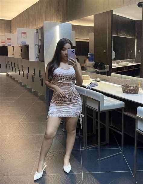 နိုင်ငံကူးလက်မှတ် သိမ်းဆည်းခံရပြီး ဘန်ကောက်ခရီးစဥ်ပါ ဖျက်သိမ်းခံလိုက်ရတဲ့ Sexy မော်ဒယ်နန်းမွေစံ