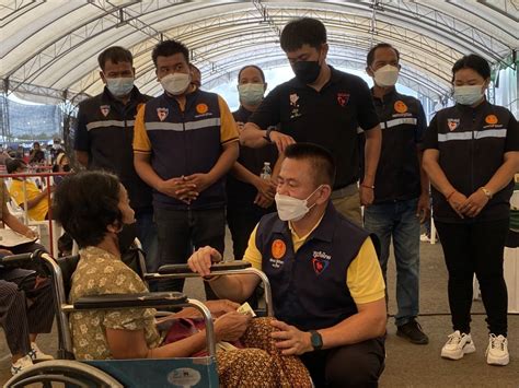 ส ส อดิพงษ์ ฐิติพิทยา พร้อมทีมงาน ลงพื้นที่ให้กำลังใจ บุคลากรทางการแพทย์ และพ่อแม่พี่น้อง ชาวศรี