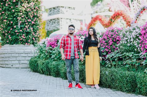 ඒ දෙන්නගේ හැඩ බලන්නකෝ” අලුත බැන්ඳ ගායක අශාන් ප්‍රනාන්දුගෙයි