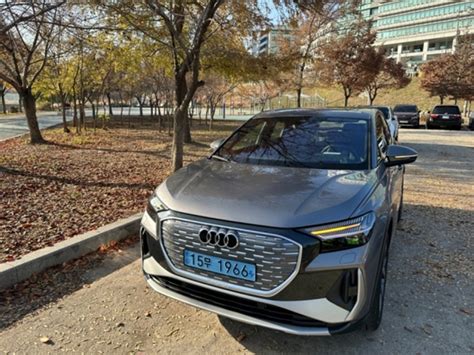 거리에 널린 전기차가 싫다면아우디 Q4 E 트론 스포트백 어때