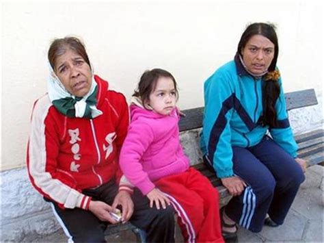 Година затвор за стопанка на кучета убили 5 годишна