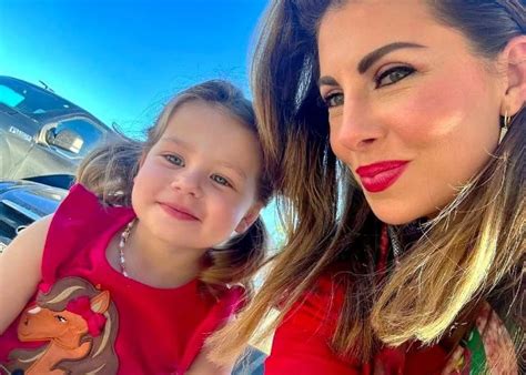 بیوگرافی مورگان اورتگاس سخنگوی آمریکا عکس همسر و فرزندش