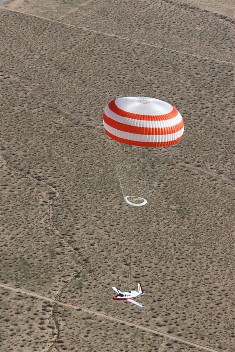 Cirrus Sr22 Parachute
