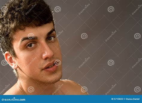 Sinnlicher Junger Mann Stockbild Bild Von Platz Blick 5710823