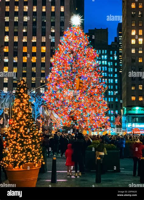 Top 10 Christmas Decorations In Nyc That Will Take Your Breath Away