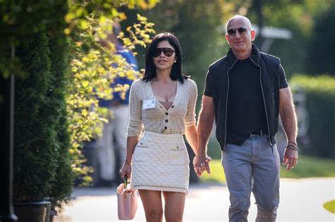 Shari Redstone Flashes Amex Gold Card Jeff Bezos Brings Lauren Sanchez