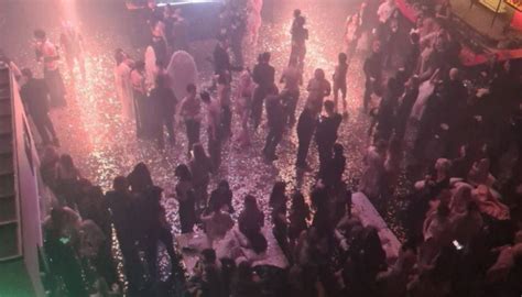 حضور سلبریتی‌های روسیه در یک مهمانی تقریباً برهنه جنجال به پا کرد