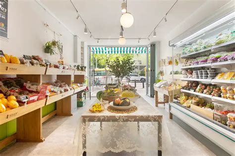 화이트and우드톤 깔끔한 10평 과일가게 인테리어 용인 수지구 동천동