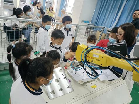 【主题教育】遇见未来的自己——高职学院带你 沉浸式”职业体验