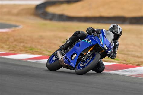 Yamaha R7 2026 ¿la Reina Del Postureo O Una Auténtica Devora Curvas