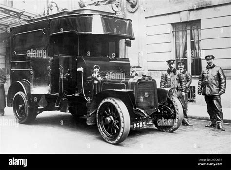 Paris Frankreich Ca 1913 Panzerwagen Und Wachen Werden Heute Von