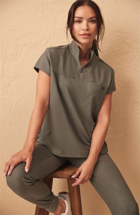 Quest Womens Scrubs Healing Hands