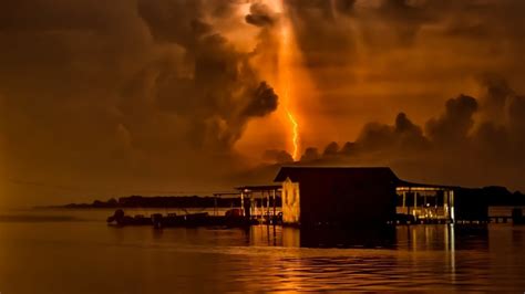 List Of 11 Rarest Natural Phenomena In The World Check Here