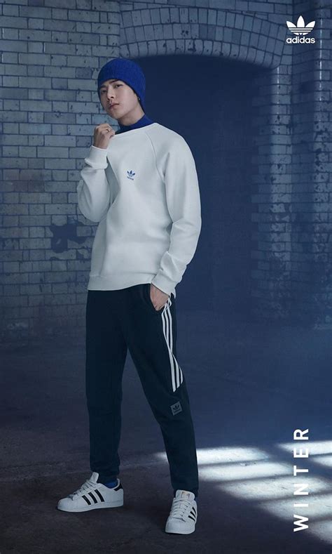 王嘉尔代言阿迪达斯adas王嘉尔同款王嘉尔大山谷图库