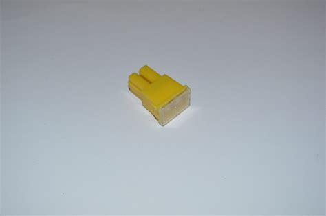 FUSE Female Small 100a Cariboo Distributors