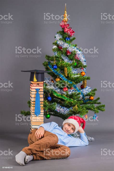 기쁜 성 탄과 새 해 복 많이 받으세요 크리에이 티브 재 밌 학교 농담 12월 31일에 대한 스톡 사진 및 기타 이미지 12월 31일 개성 개념 겨울 Istock