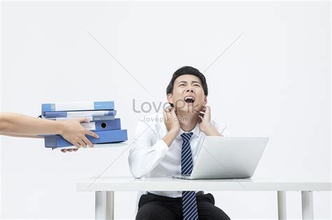 비즈니스 남자 작업 폴더