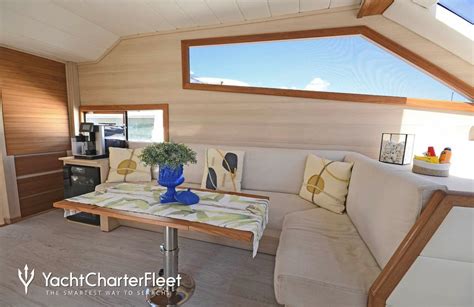 La Chicca Yacht Photos 24m Luxury Motor Yacht For Charter