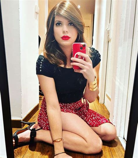 Crossdresser Vanessa Guarda Wrap Skirt Cross Dressing Cosplay Trans