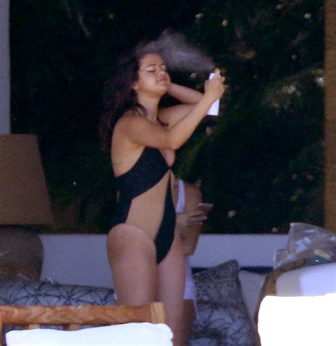 Selena Gomez Hot In Swimsuit At A Beach In Mexico April 2015 • Celebmafia