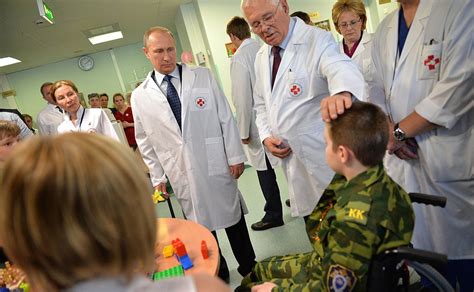 Посещение НИИ неотложной детской хирургии и травматологии • Президент России