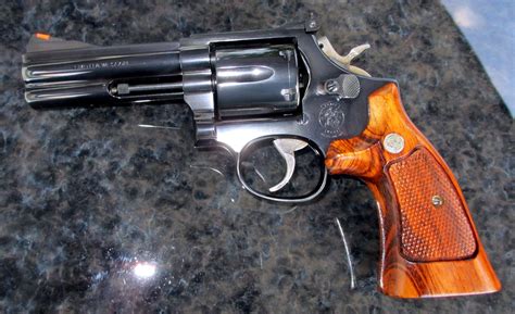 Like New Pachmayr Presentation Grips For New Python Colt Forum