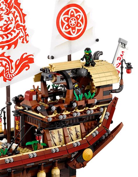 LEGO Ninjago 70618 Pas Cher Le QG Des Ninjas