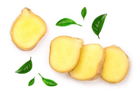 신선한 생강 뿌리 복사 공간 텍스트와 흰색 배경에 고립의 쪼 갠 다 최고의 볼 수 있습니다 평면 배치 0명에 대한 스톡 사진 및 기타 이미지 Istock