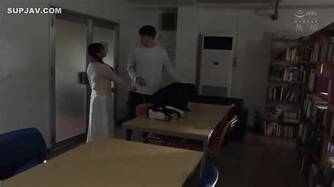 Sex With An Otaku Friend Feels Great When I Experienced Sex For The First Time With A Virgin