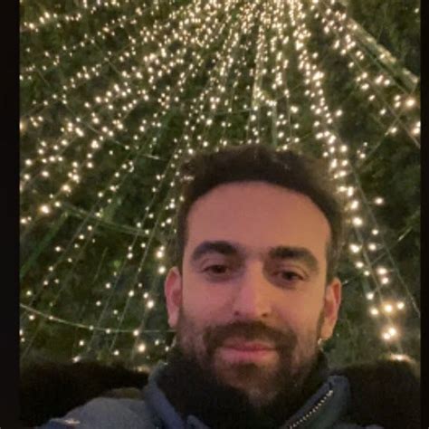 Vakili Watch Vakili Gallery • Threads Say More