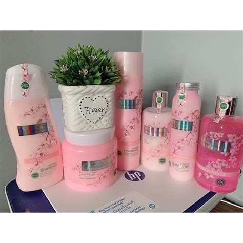 Mega Jumbo Cherry Blossom Seta 3in1 Shower Set And 3in1 Shampo Set Have