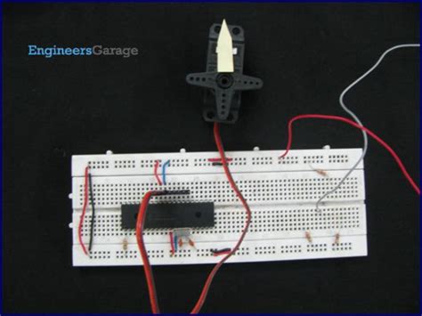 how to interface servo motor with pic18f4550