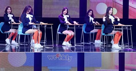 St포토 위클리 교실에서 춤추는 소녀들