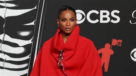 Οι 5 πιο Iconic εμφανίσεις στο κόκκινο χαλί των Mtv Vmas 2025