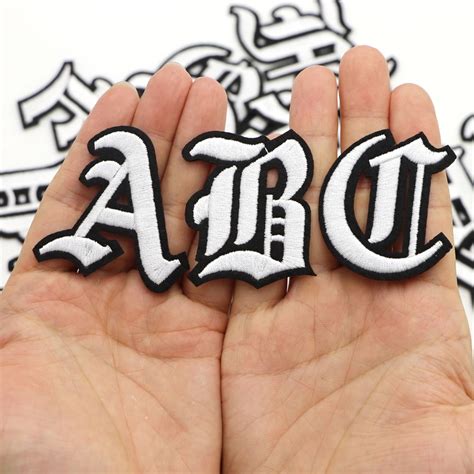 흰색 그리스 문자 자수 패치 아이언 온 글자 패치 A Z 패치 자수 패치 의류용 패치 이름 Diy 1pc