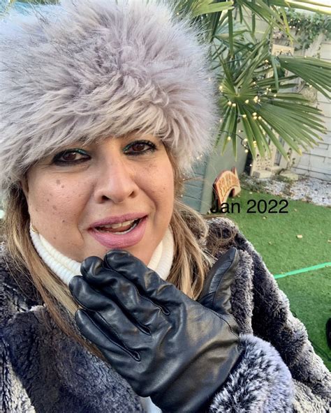 Vicki Browne Officialvickibrowne • Instagram Photos And Videos