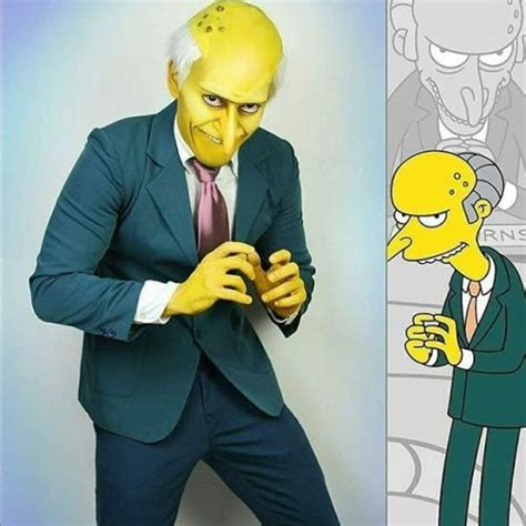 ادامه مقاله سایت یک استارت جانت با عینک های دودی که به چشمان خود