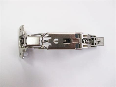 Sensys 8657i Full Overlay Soft Close Hinge, Part #: 9099561 (Hettich)