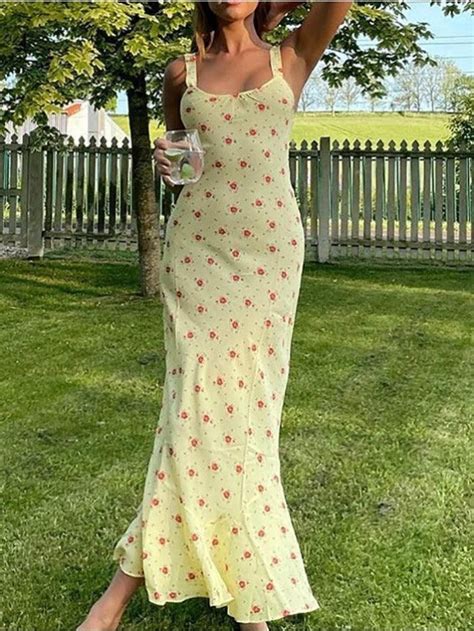 12 Stunning Floral Dress Outfits Youll Love To Try This Year