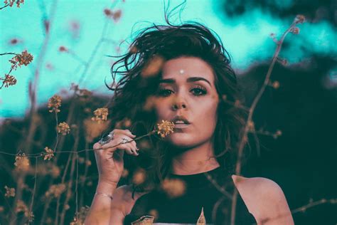 Indie Pop Artist Bean Releases Lyric Video For Empowering New Single