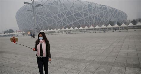 Heavy Smog Envelopes Beijing And Creates More Problems For The City As