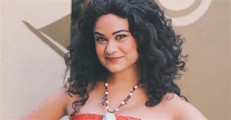 What Does Moana S Disneyland Cast Member Look Like Ps Love