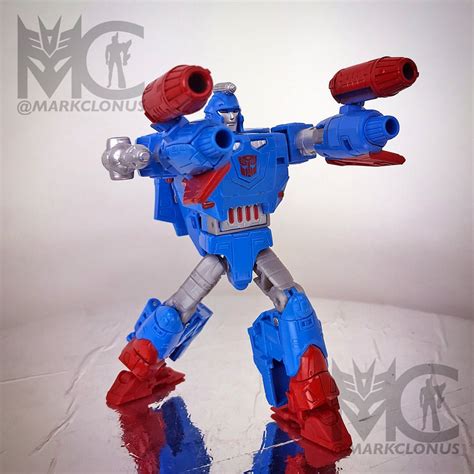 Transformers Legacy Deluxe Class Devcon Official In Hand Images And Behind The Scenes