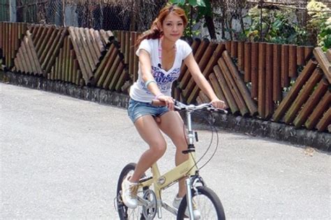 성인착시사진 자전거탄 여자 고추 착시사진 부부팅 부부만남 커플만남 초대남 초대녀