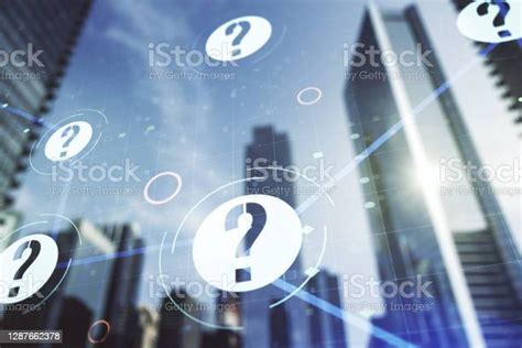현대 건축 배경 미래 기술 개념에 추상 가상 물음표 홀로그램 다중 노출 질의응답에 대한 스톡 사진 및 기타 이미지 질의응답 비즈니스 물음표 Istock