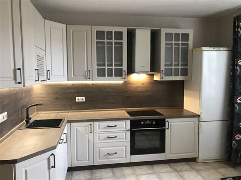 Кухня «Лонгфорд со столешницей под дерево купить в Москве