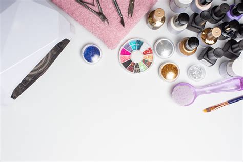 매니큐어도구 만들기 손톱 아름다움의 개념의 치료에 대 한 모든 젤 윤이 돌 비문 살롱에 대 한 배너 0명에 대한 스톡 사진 및 기타 이미지 Istock